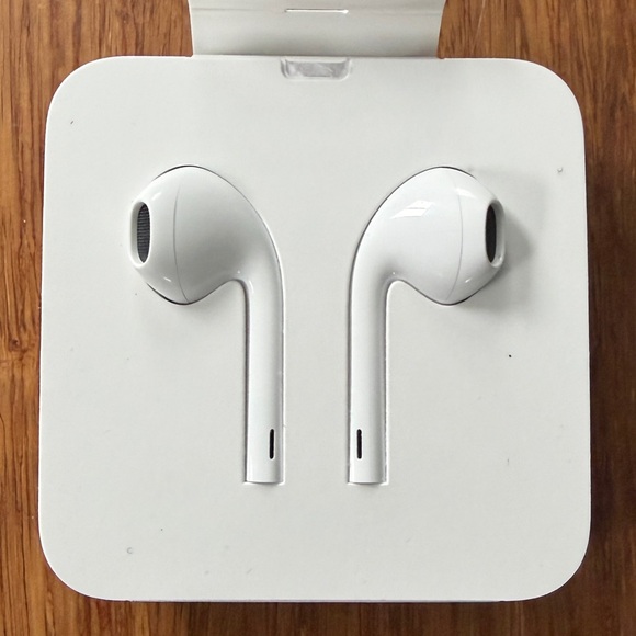 Apple | Headphones | Apple Earpods Wired Earbuds With Lightning ...